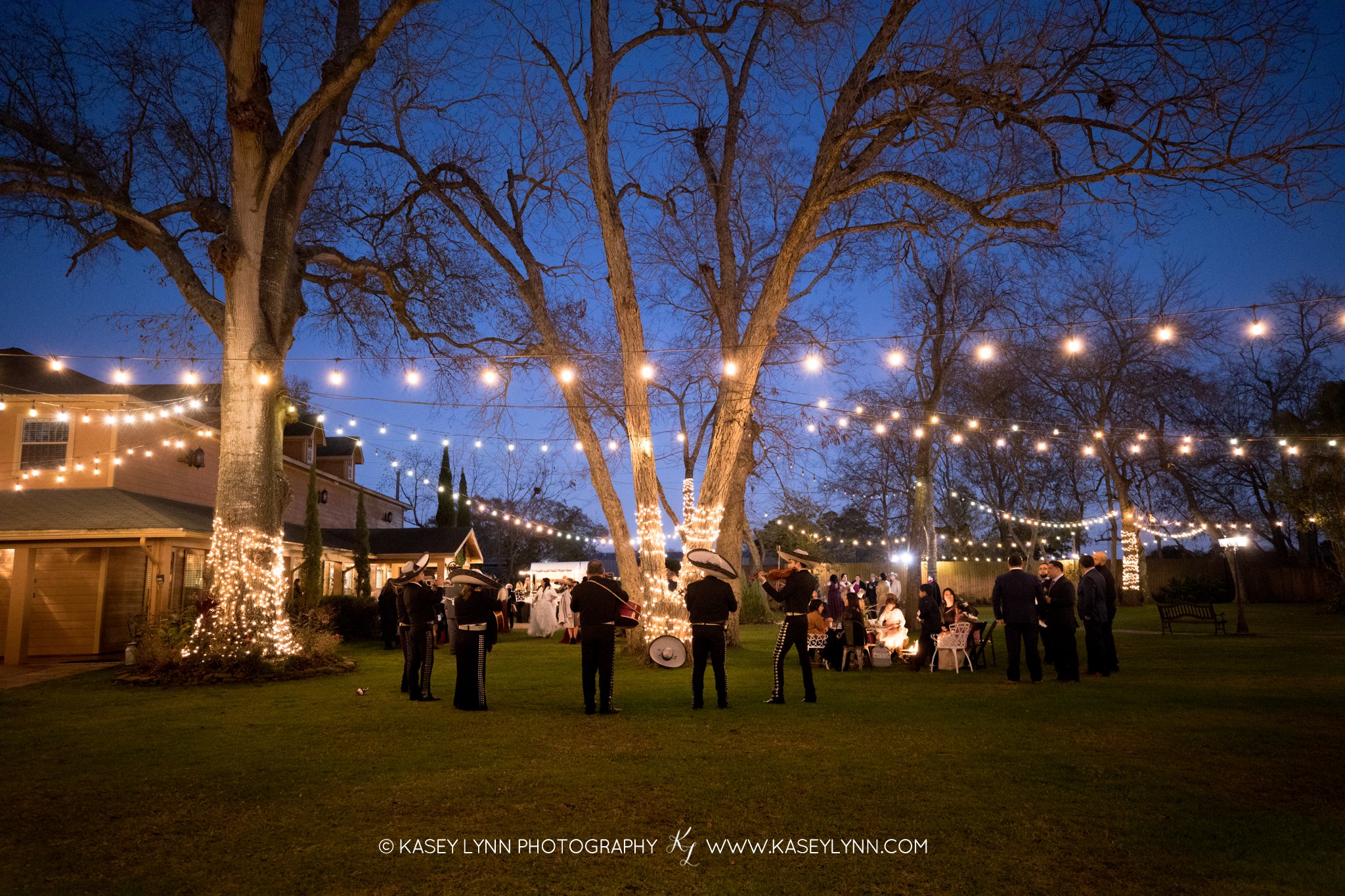 Oak Tree Manor Wedding: Erika + Isaias » KASEY LYNN